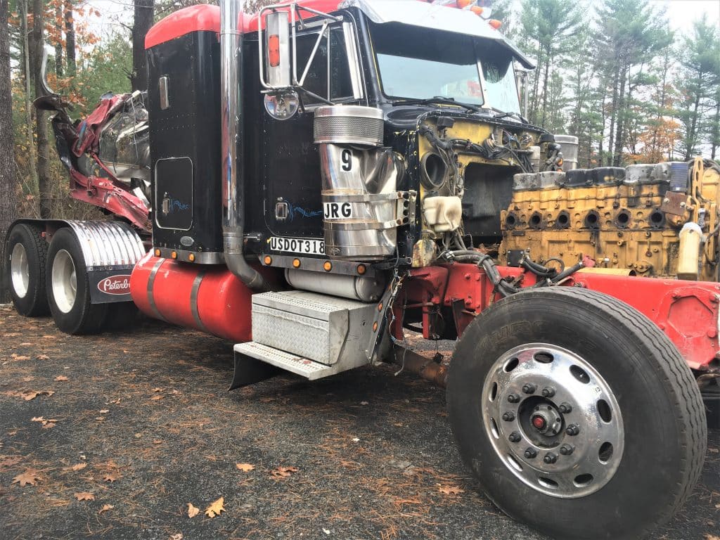 salvage-semi-tractor for sale - United Exchange USA